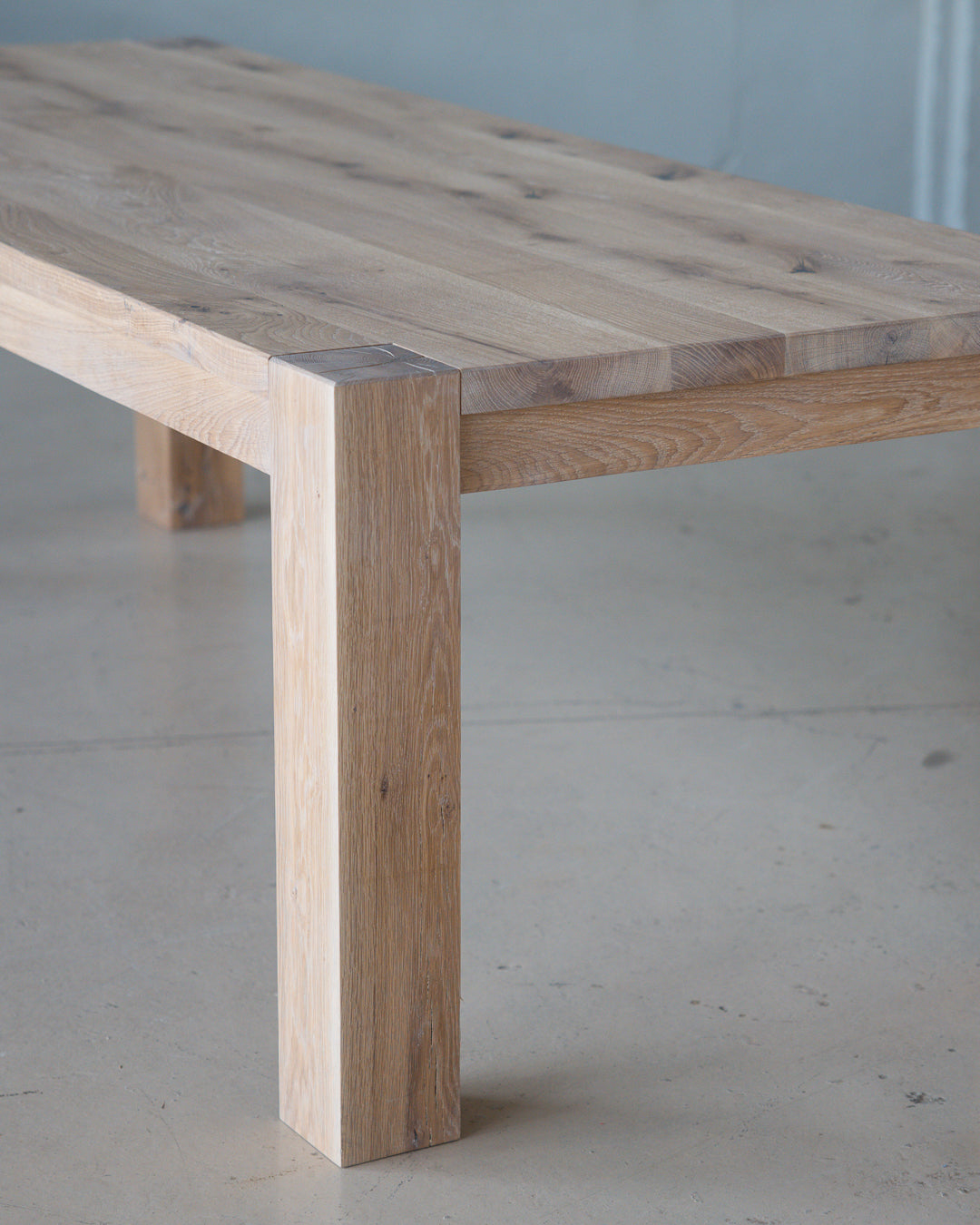 Carly Dining Table – Bark & Steel