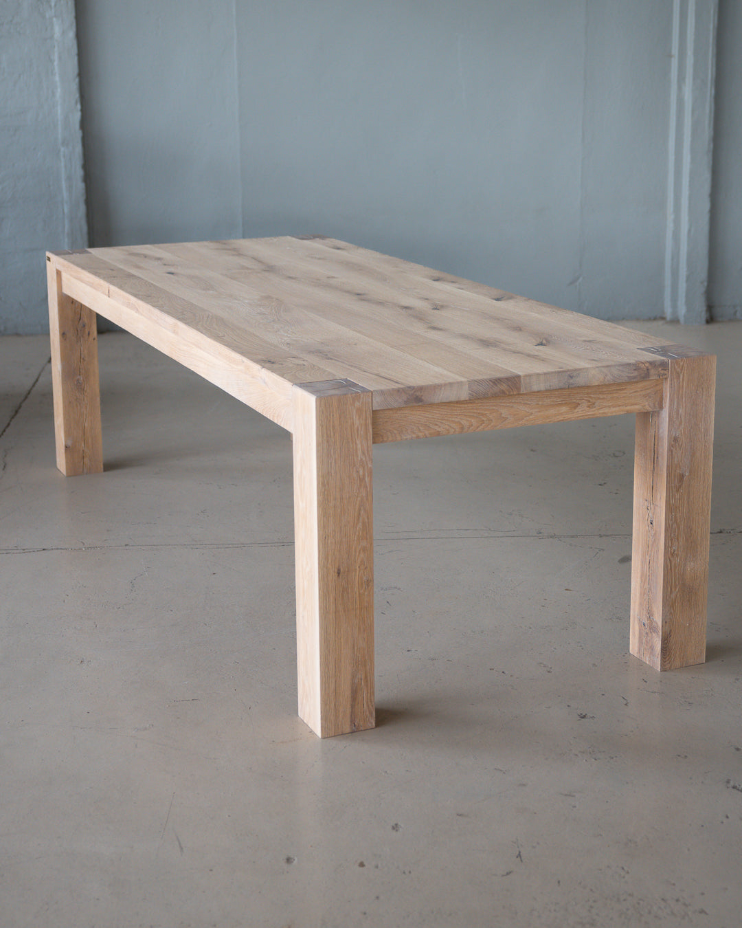 Carly Dining Table – Bark & Steel