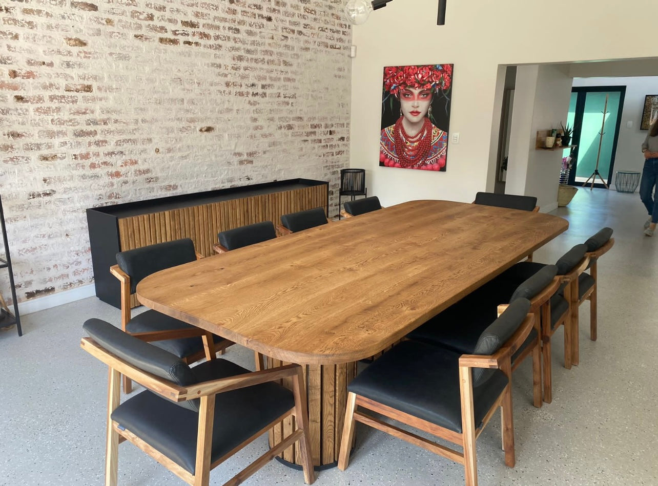 Luxe Dining Table – Bark & Steel