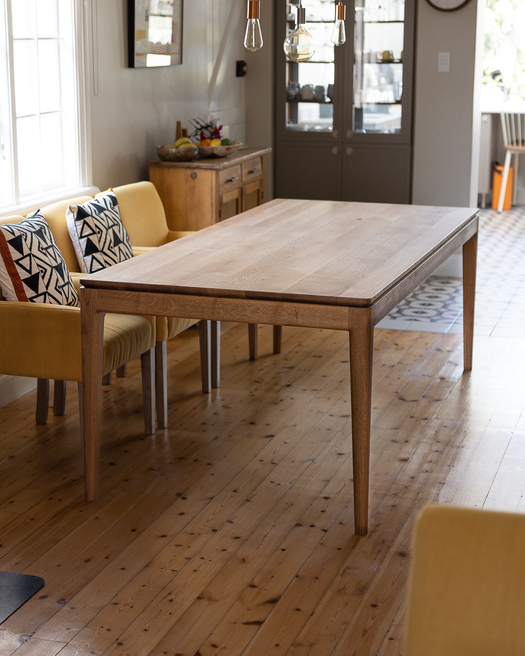 Minimalist Table – Bark & Steel