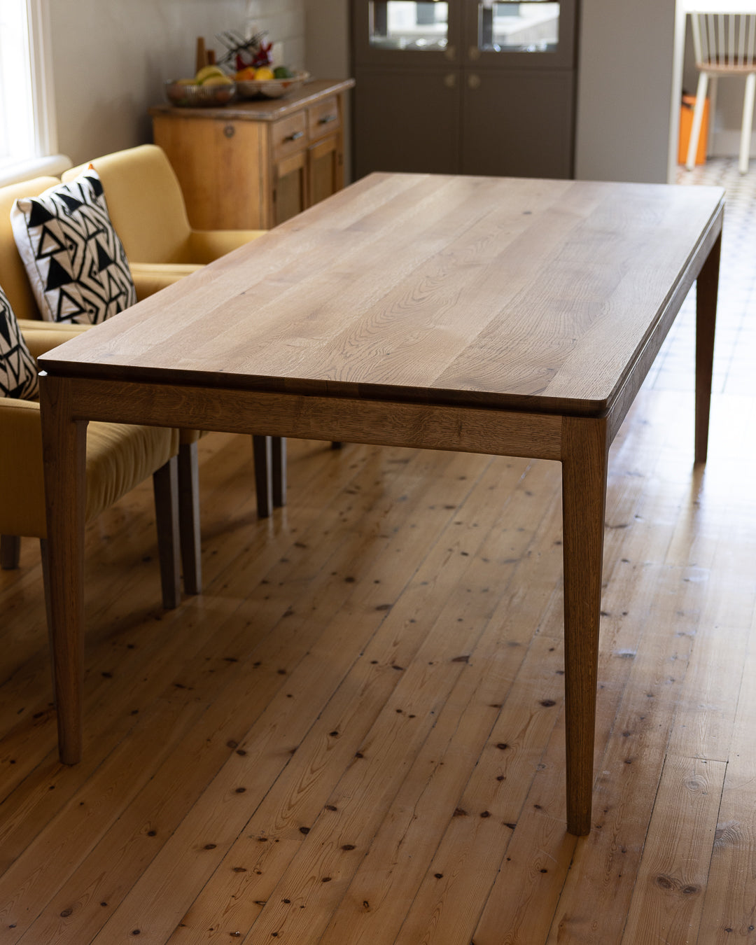 Minimalist Table – Bark & Steel