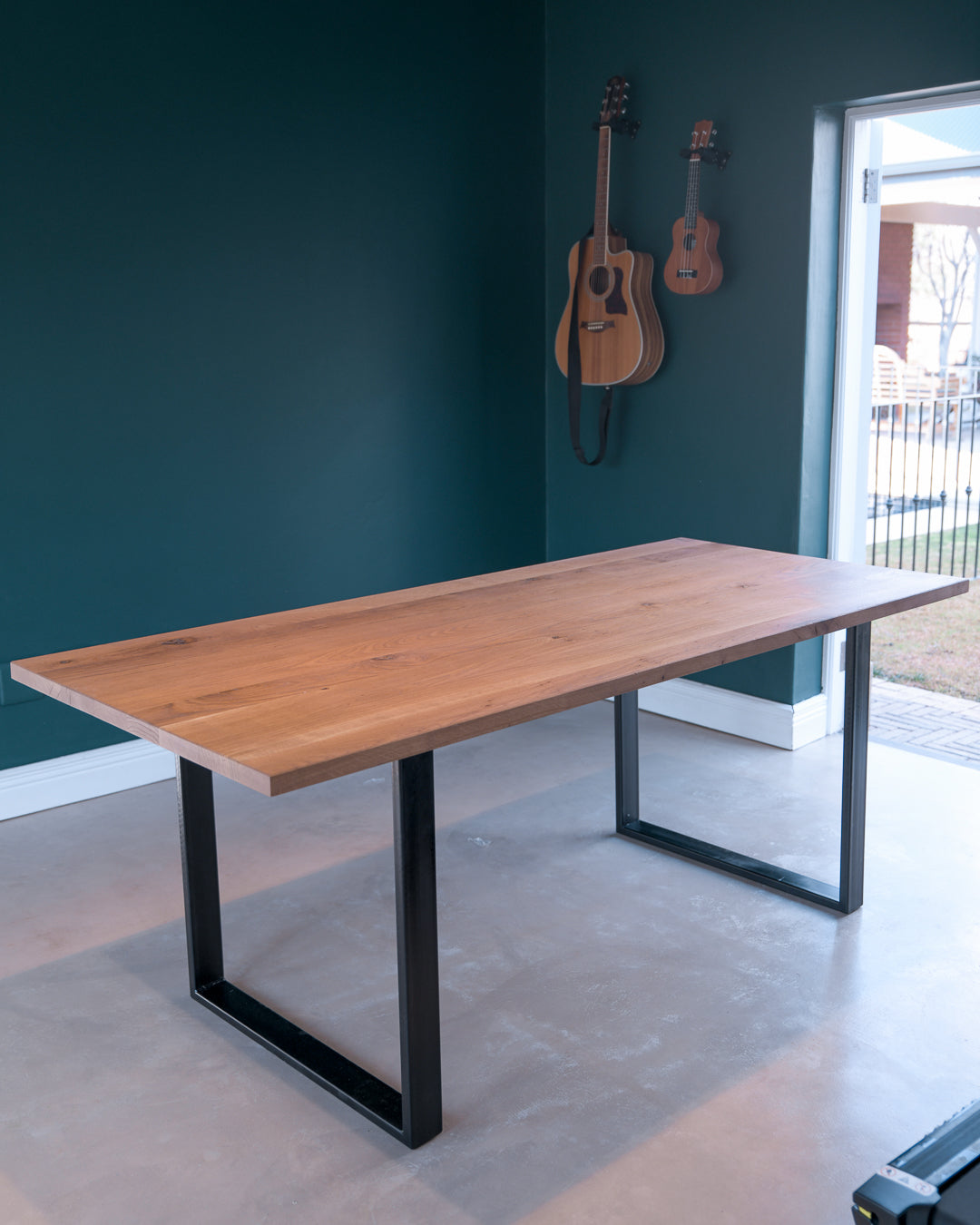 Ellie Dining Table – Bark & Steel